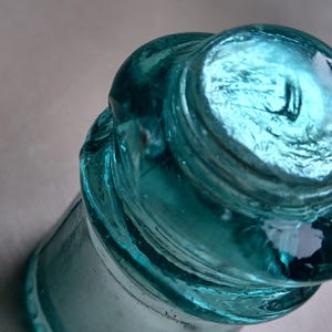 Vintage Glass Insulators Gayner Whitall Tatum Co. No9 Aqua Glass Pale ...