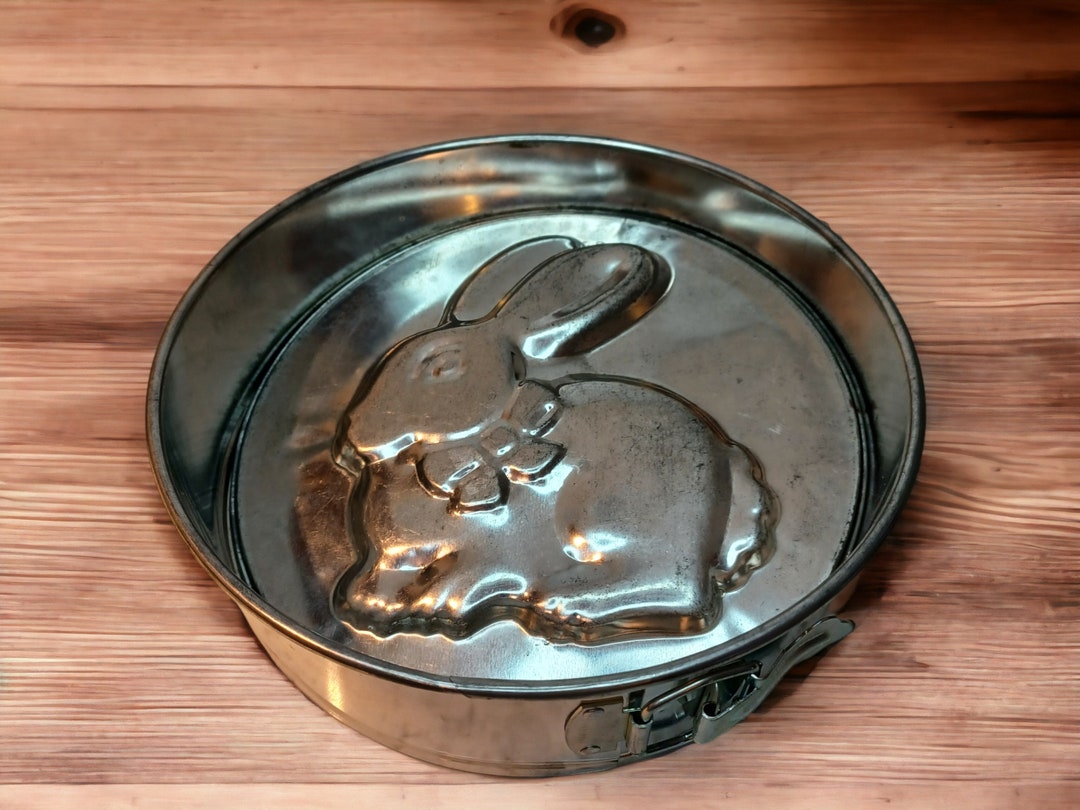 Vintage Springform Cheesecake Pan With Inserts - Easter Bunny and Santa ...