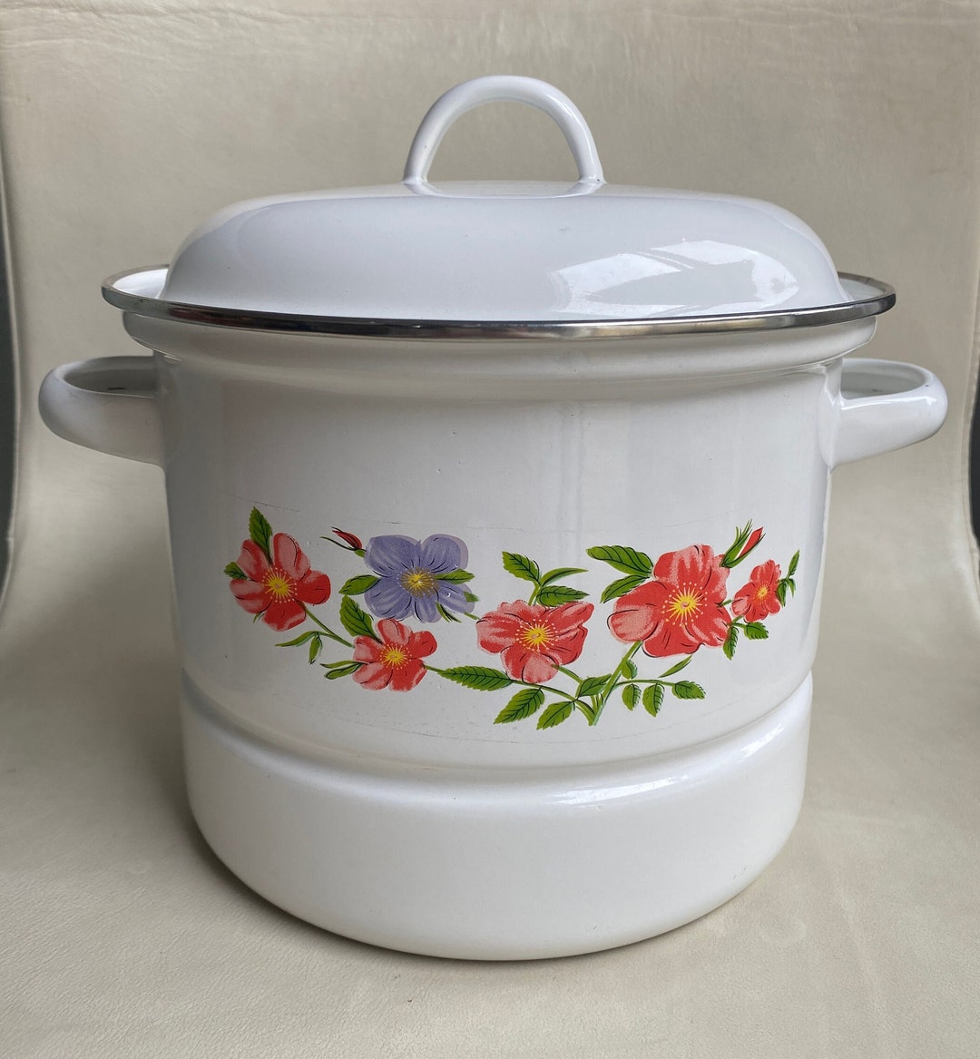 Vintage Enamel Pot With Built-in Steamer and 3 Matching Enamel Nesting ...