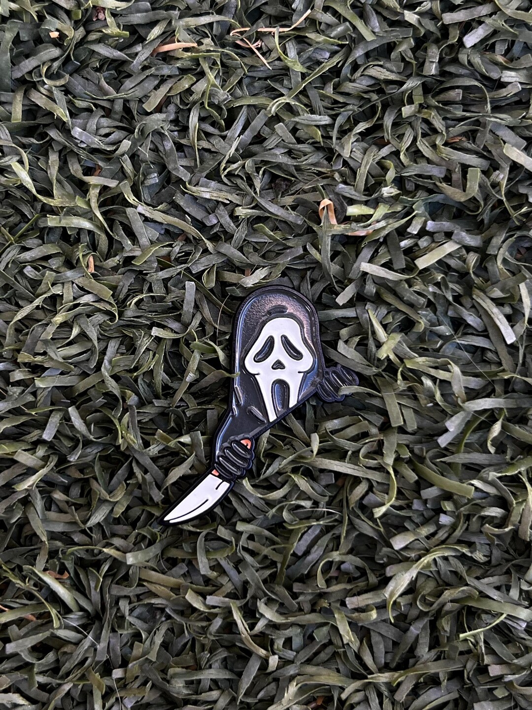 Scream Halloween Horror Enamel Peeker Pin - Etsy