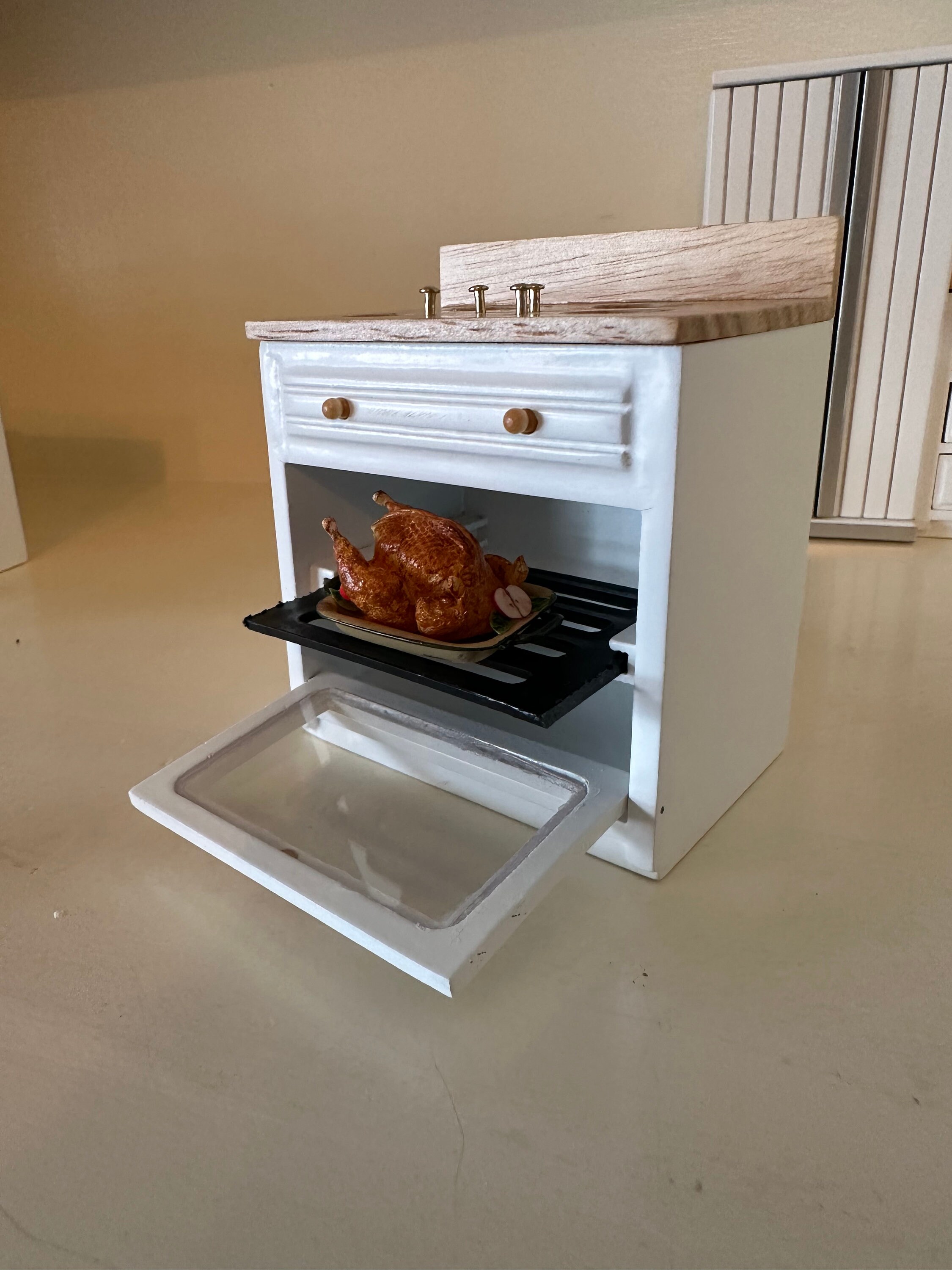 7 Piece Oak Dollhouse Kitchen Set by Town Square Miniatures With ...