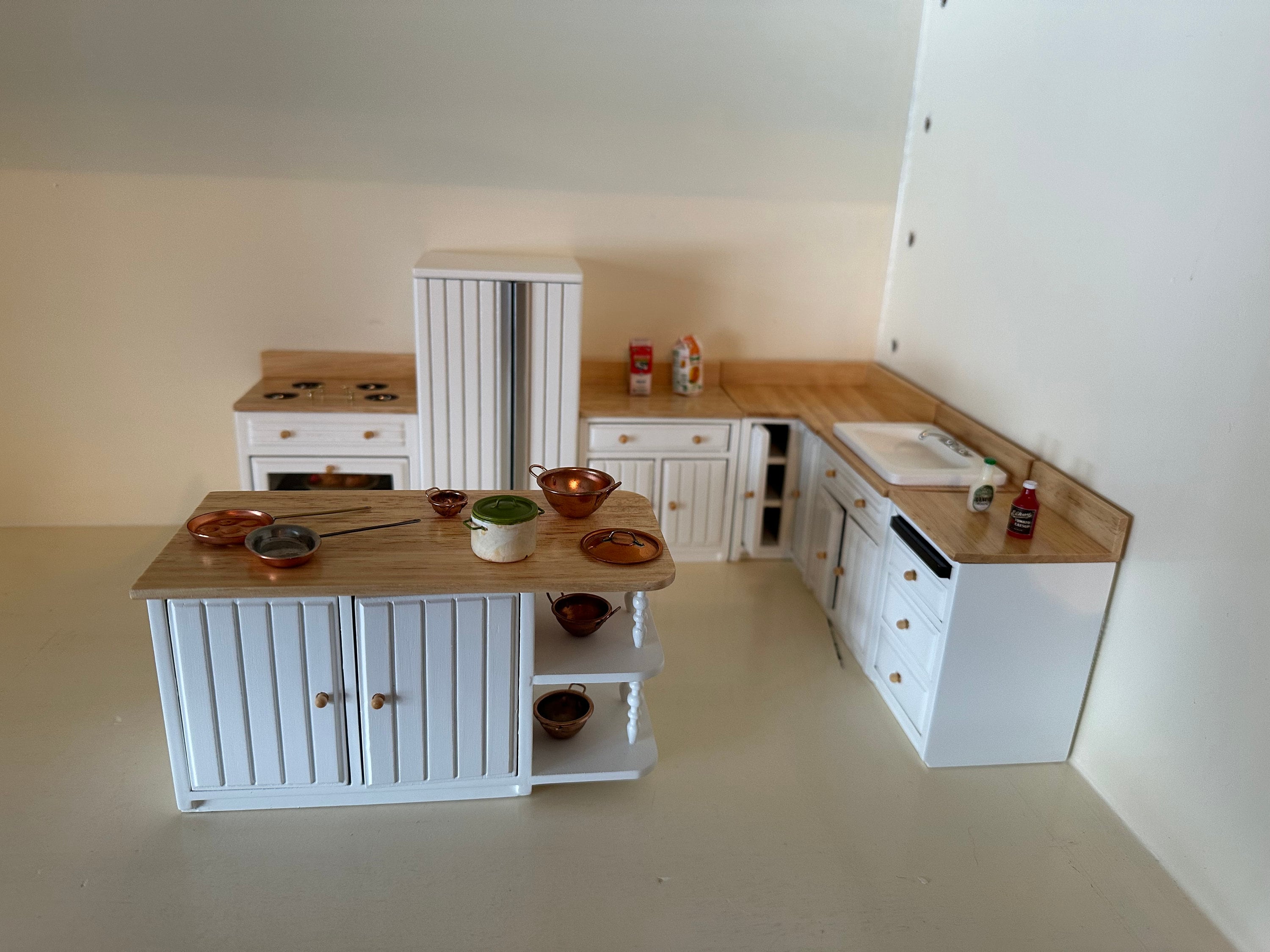 7 Piece Oak Dollhouse Kitchen Set by Town Square Miniatures With ...