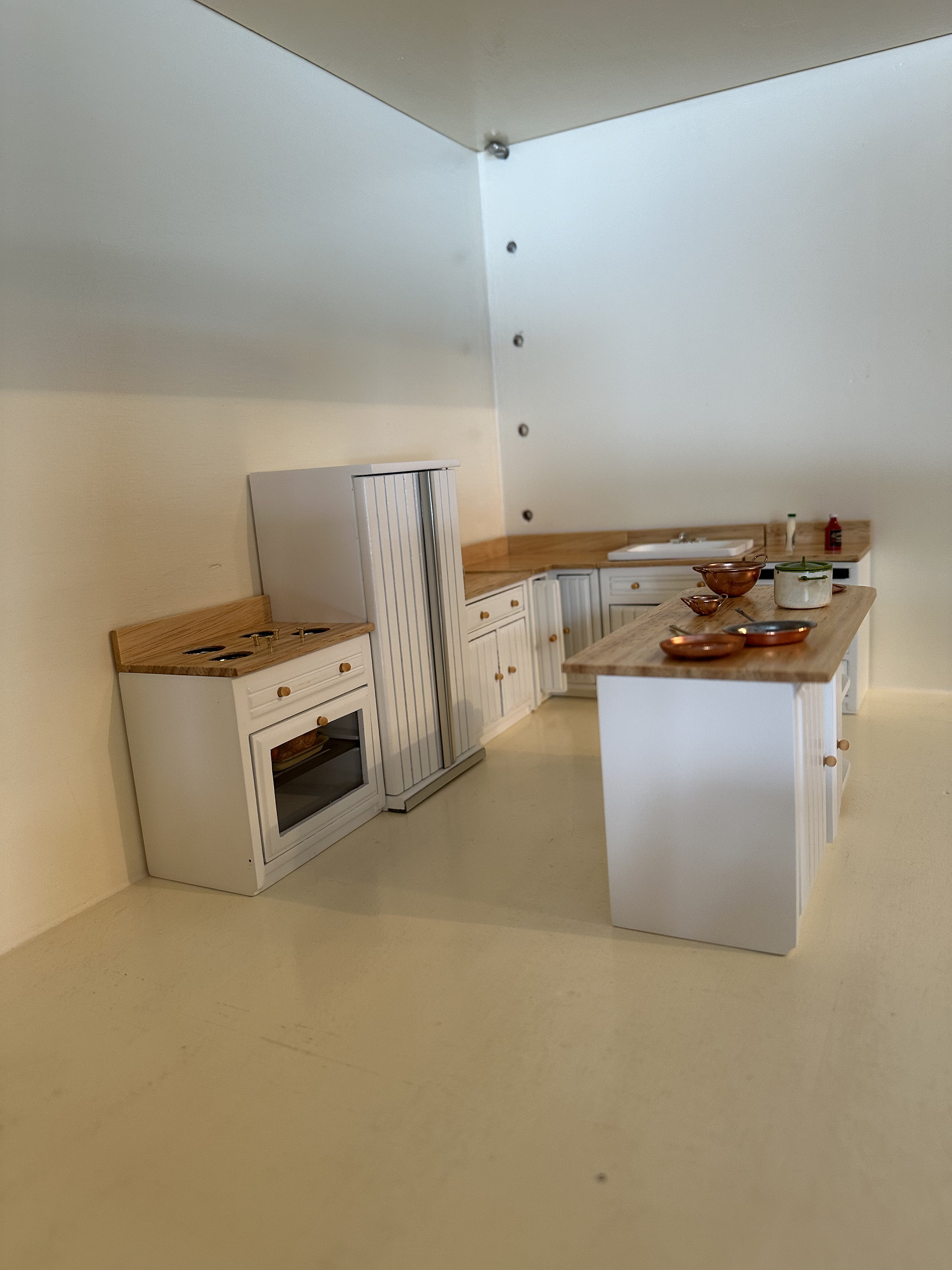 7 Piece Oak Dollhouse Kitchen Set by Town Square Miniatures With ...