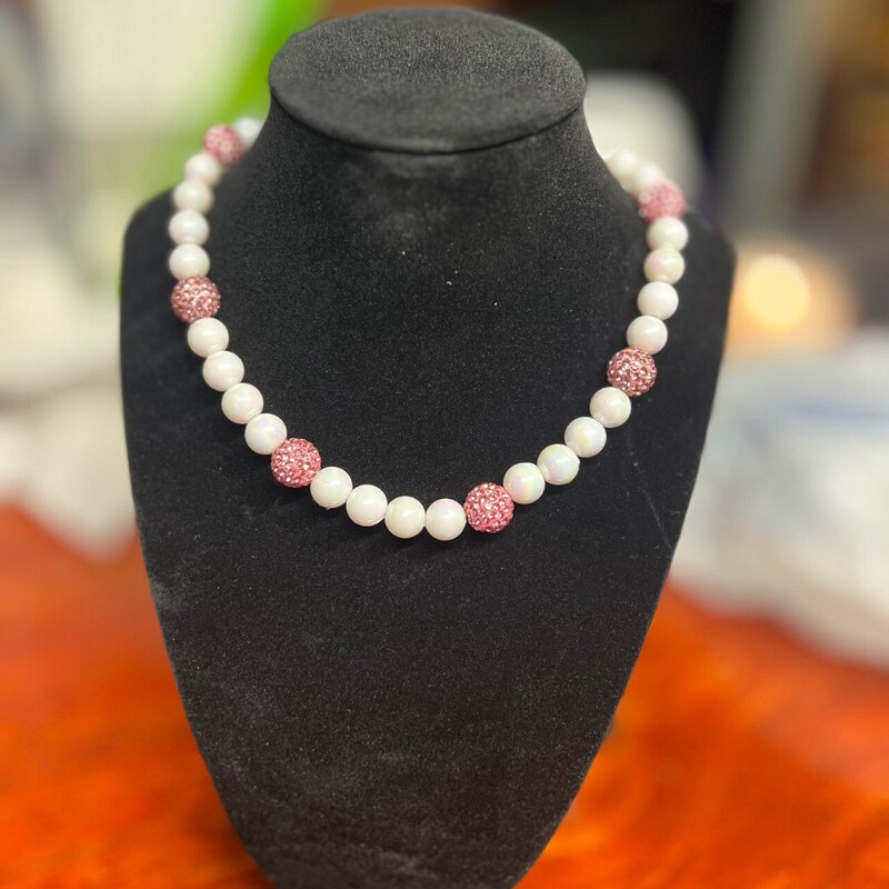 Polly World Necklace - Etsy