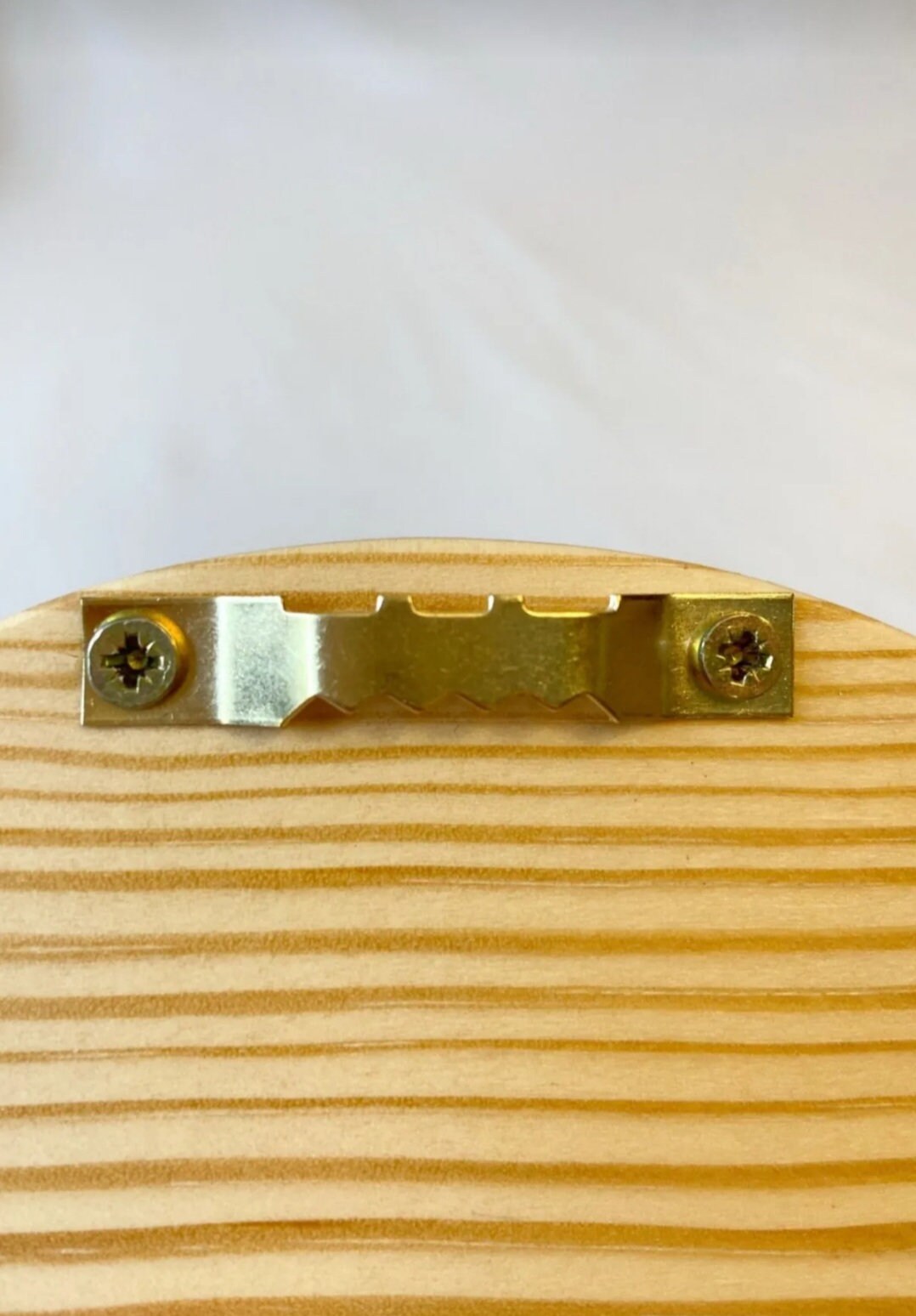 Brown Color Round Wooden Key Holder, Wood Key Rack, Round Wall Decor ...