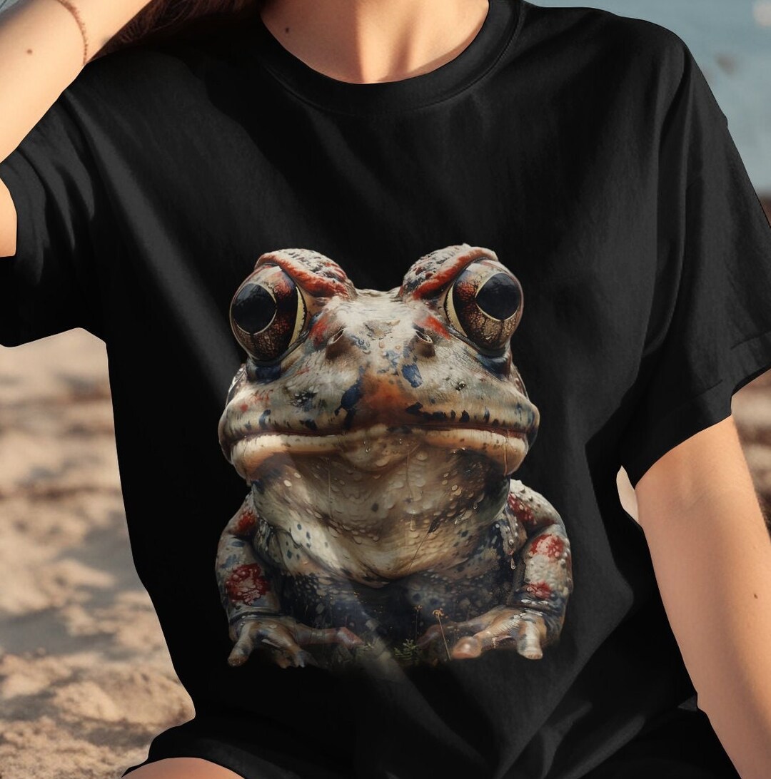 Realistic Frog Illustration T-shirt, Unique Toad Graphic Tee, Amphibian ...
