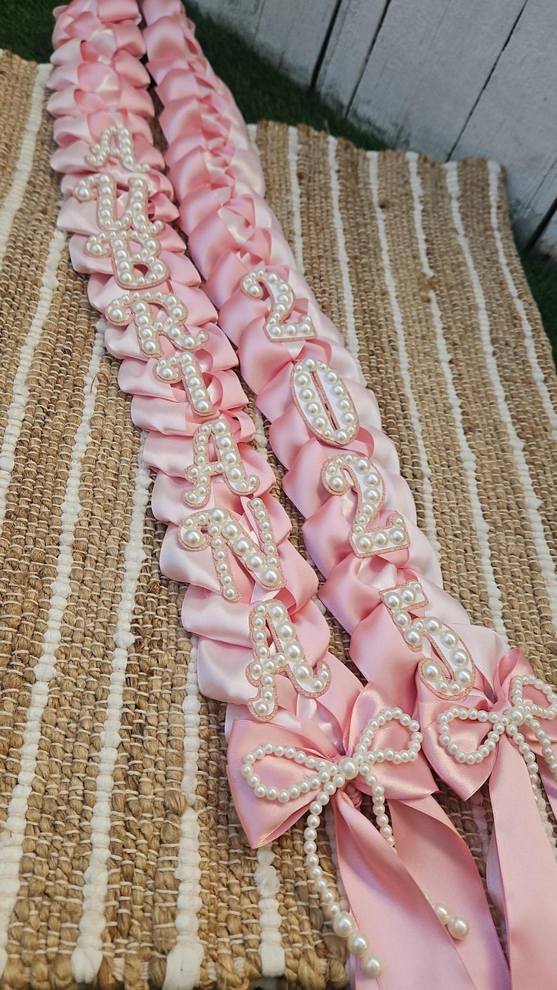 Pearl Graduation Lei ,the Perfect Gift for Your Grad,promotion ...