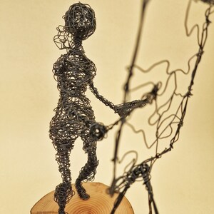 Wire Sculpture of Female Painter: Time to Make an Art - Etsy
