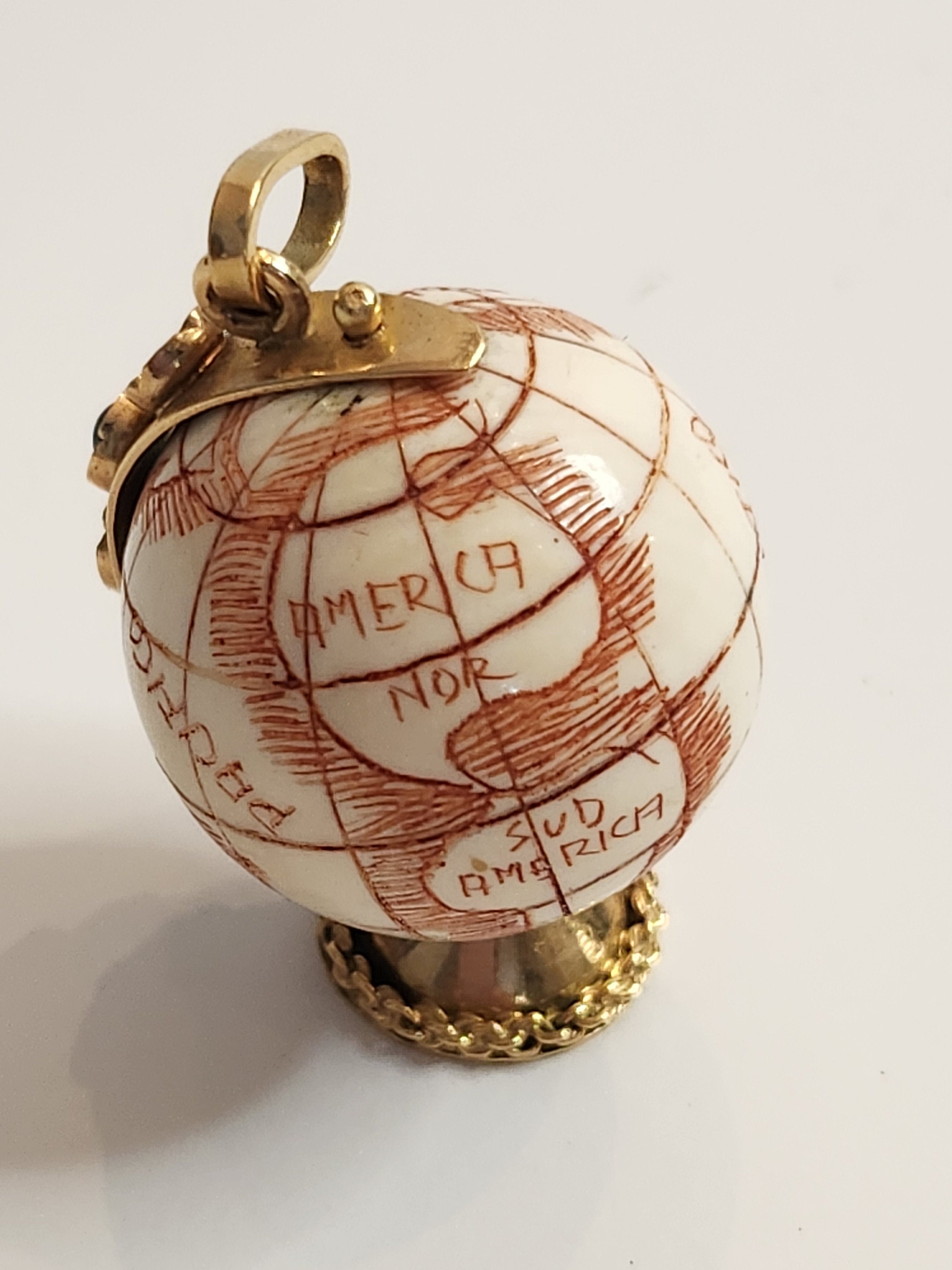 18k Solid Gold Rotating Carved Globe Pendant Charm Ruby & Blue Sapphire ...