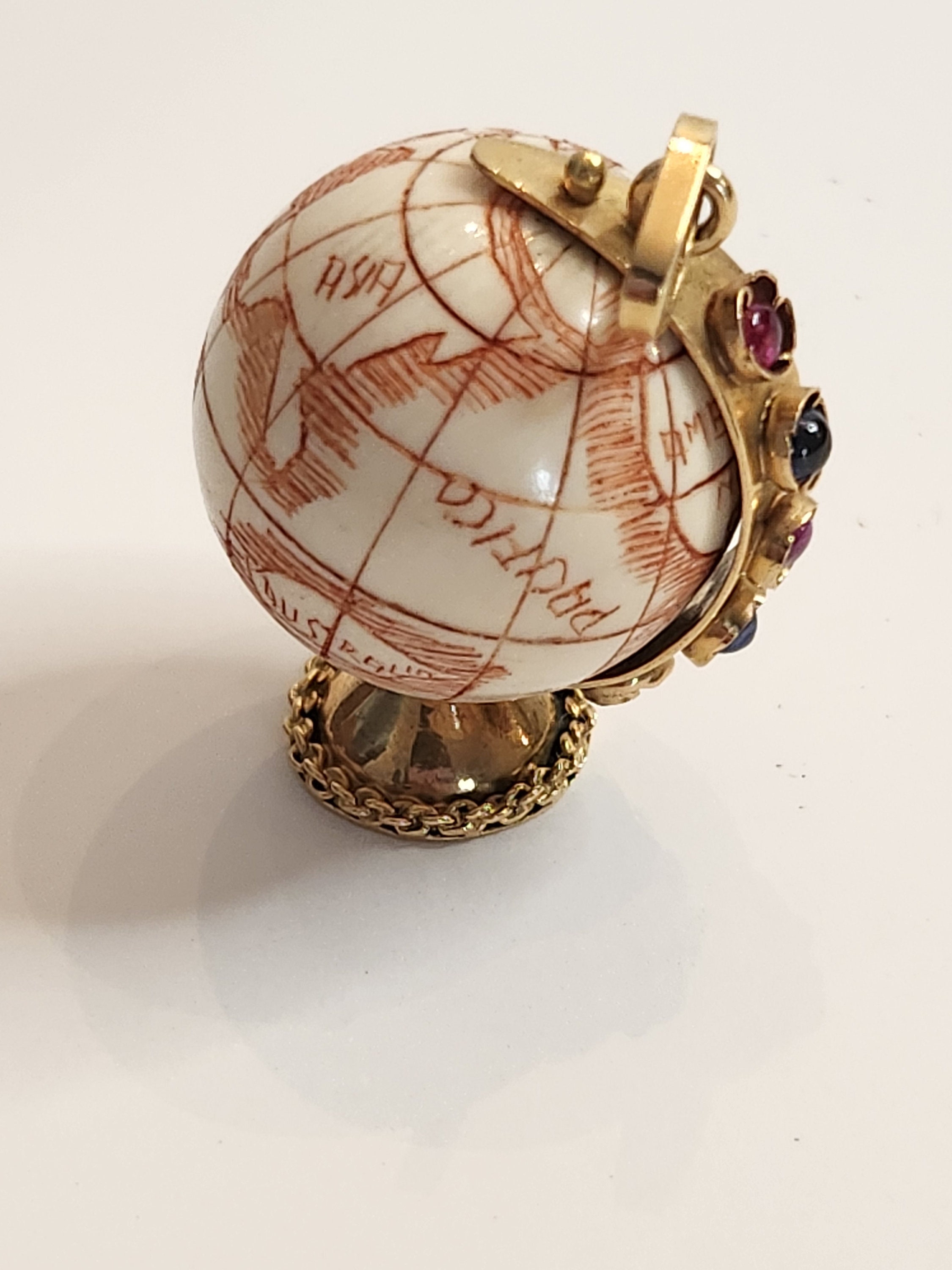 18k Solid Gold Rotating Carved Globe Pendant Charm Ruby & Blue Sapphire ...