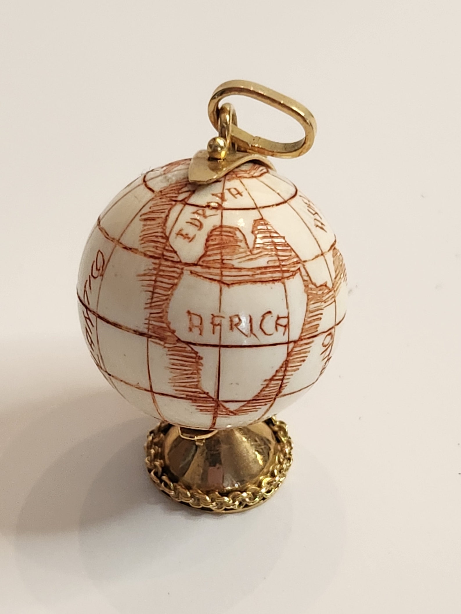 18k Solid Gold Rotating Carved Globe Pendant Charm Ruby & Blue Sapphire ...