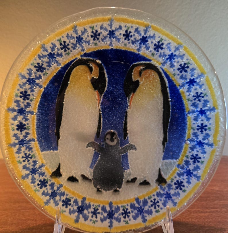 Peggy Karr Fused Glass 7.5in" Round Penguin Family Plate Made in the ...
