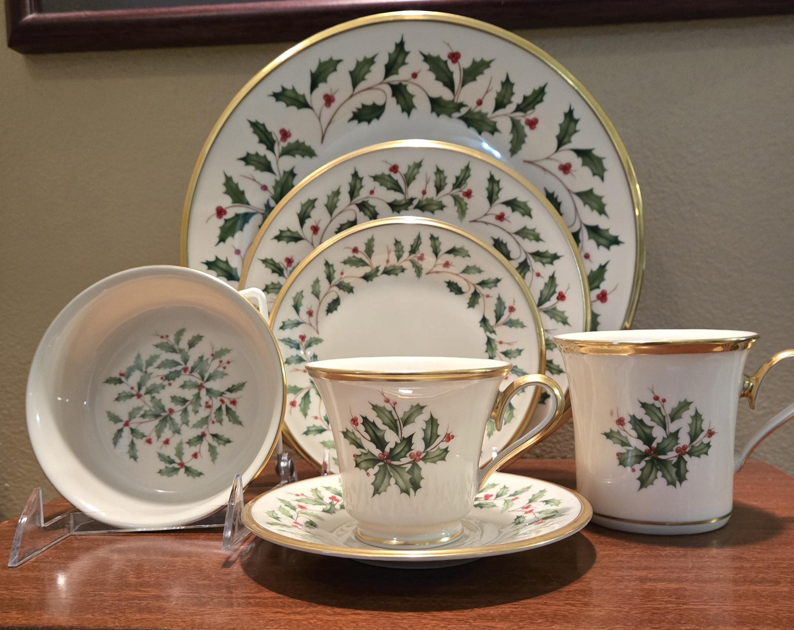 Vintage Lenox Holiday Dinnerware: Holly Berry Christmas, 24 K Gold ...