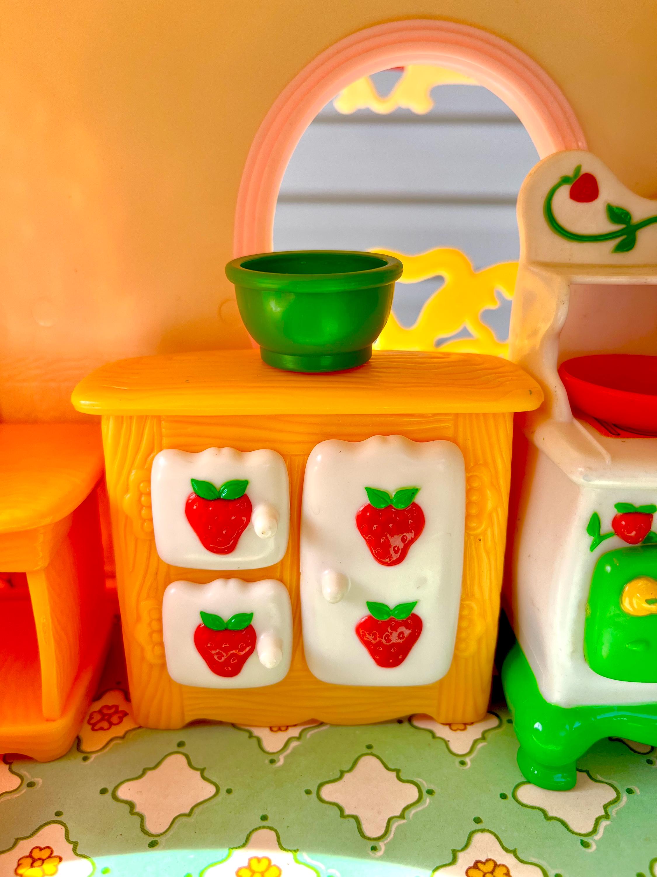 Vintage Strawberry Shortcake Berry Happy Home Kitchen Dining Room ...