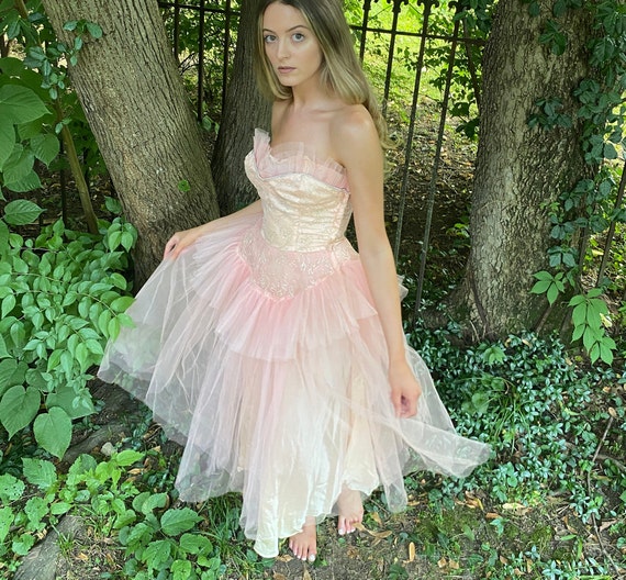 1950s Cupcake Pink ruffle tulle prom dress - Gem