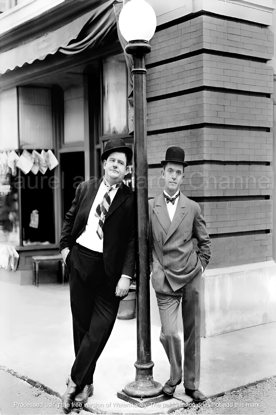 Laurel and Hardy Funny Cool Picture Comedy Stan and Ollie Street Corner ...