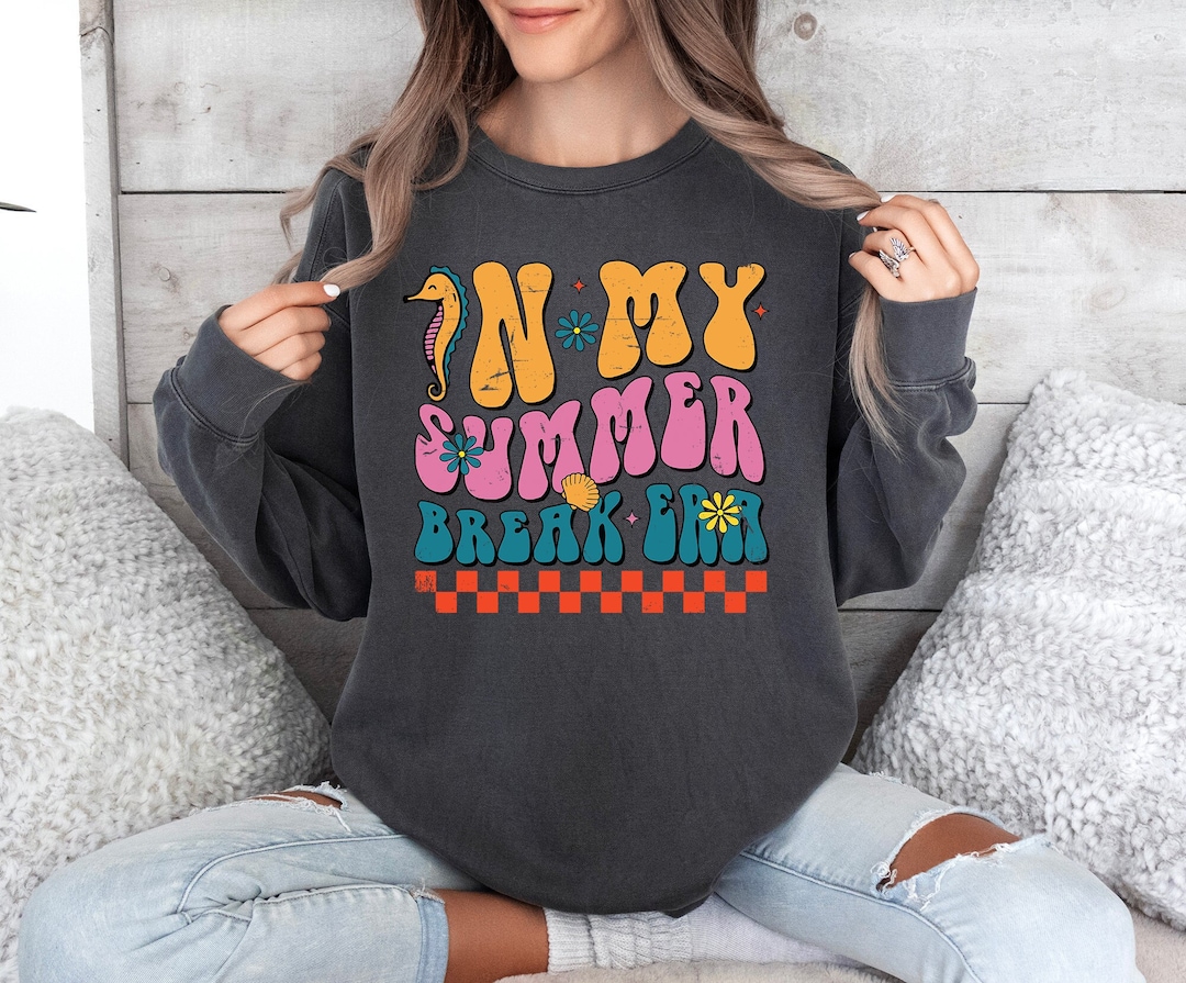 Retro in My Summer Break Era PNG, Teacher Summer Png, Last Day of ...