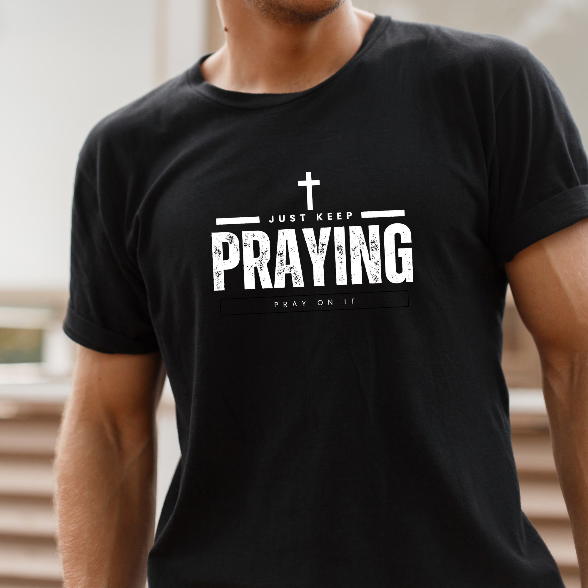 Orar en él svg, orar svg, oración svg, camisa cristiana svg, creer svg ...