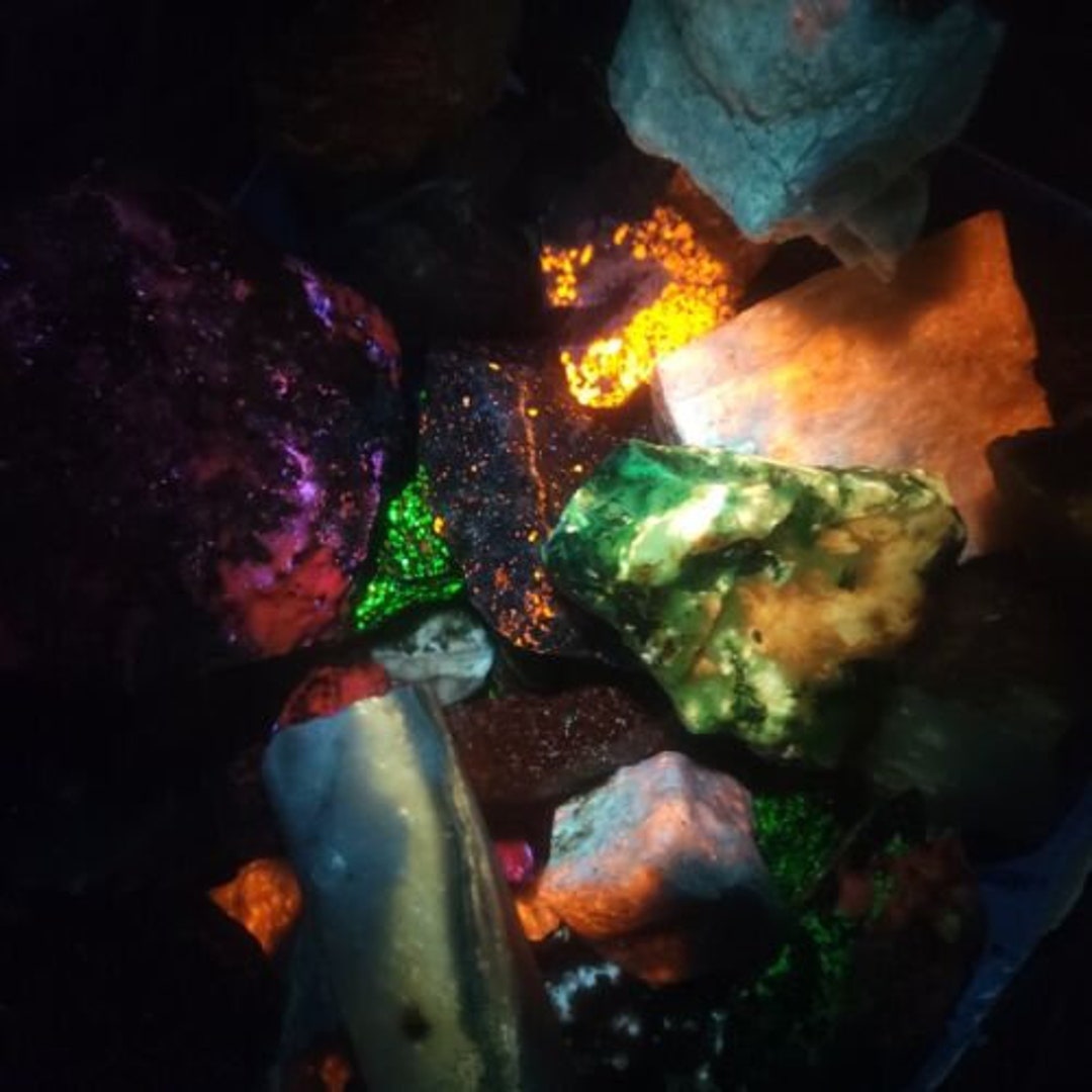 10 Pounds Longwave Fluorescent Mineral Rock Variety Pack Guaranteed 7 ...