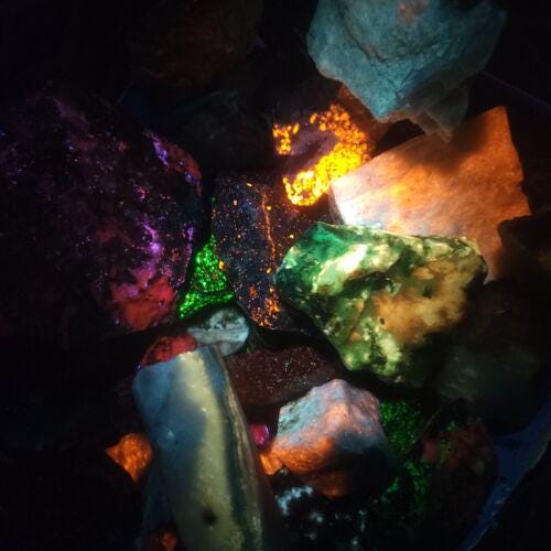 5 Pounds Longwave Fluorescent Mineral Rock Variety Pack Guaranteed 4 ...