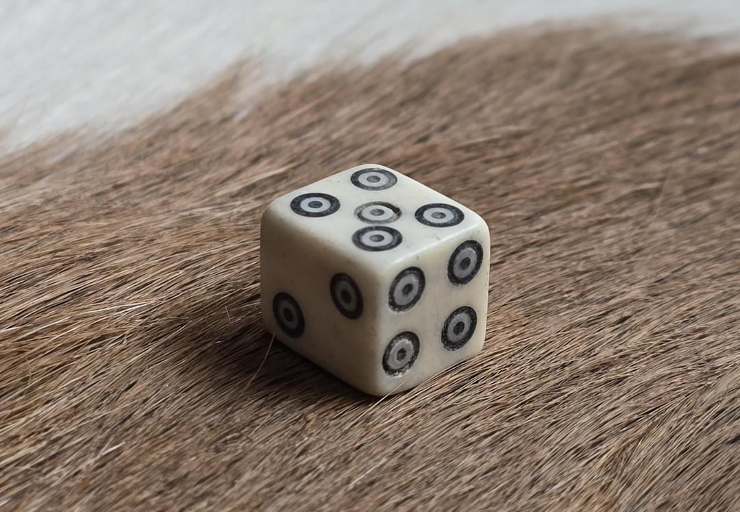 Roman Cow Bone Dice: Handcrafted Gambling Die - Etsy