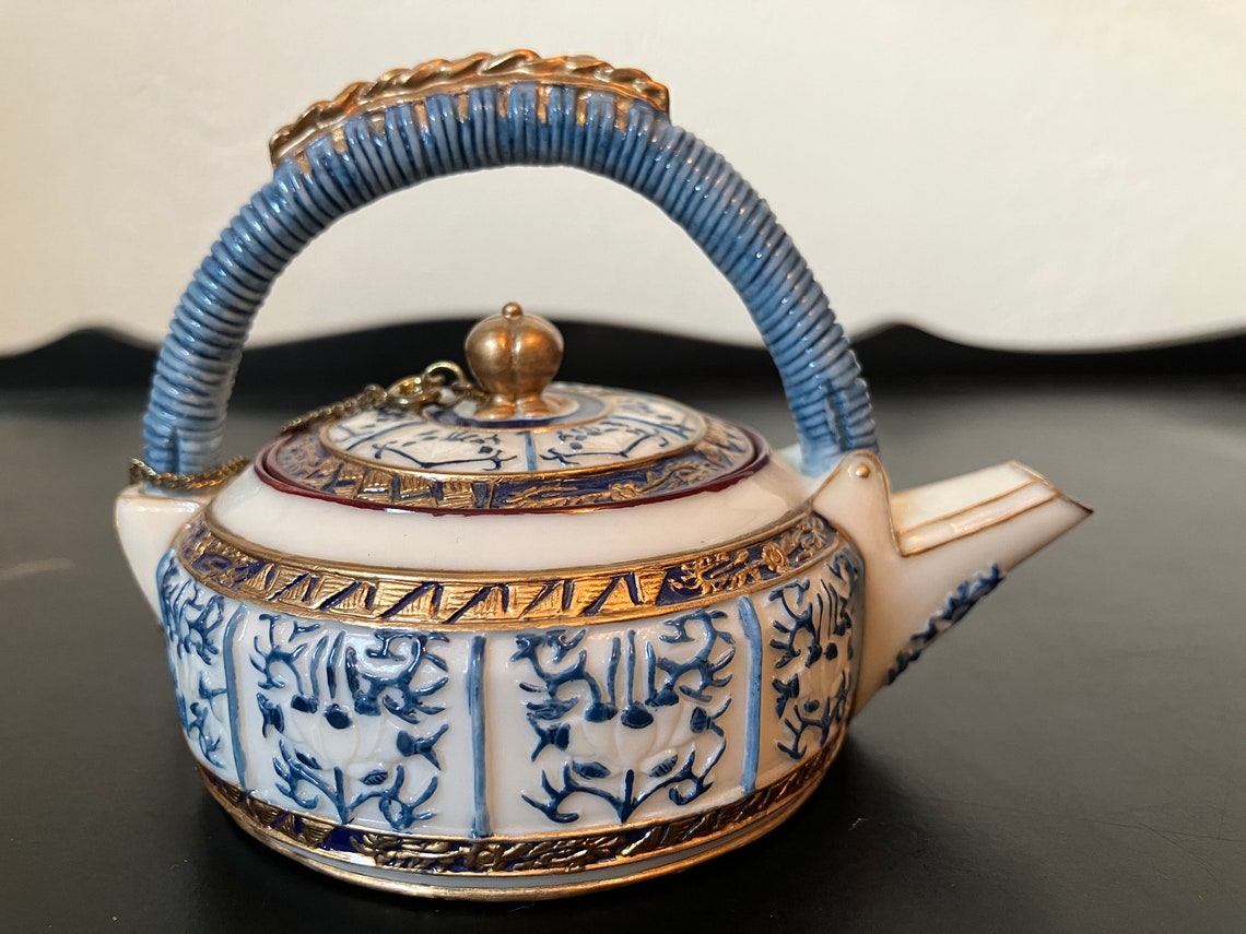 Vintage Small Teapot, Nini - Etsy