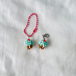 TINY CUPCAKE CHARM! Handmade Mini Beaded Cupcake Charm or Keychain! - Etsy