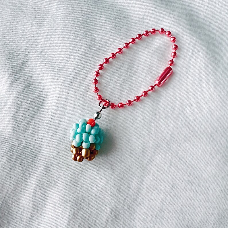 TINY CUPCAKE CHARM! Handmade Mini Beaded Cupcake Charm or Keychain! - Etsy