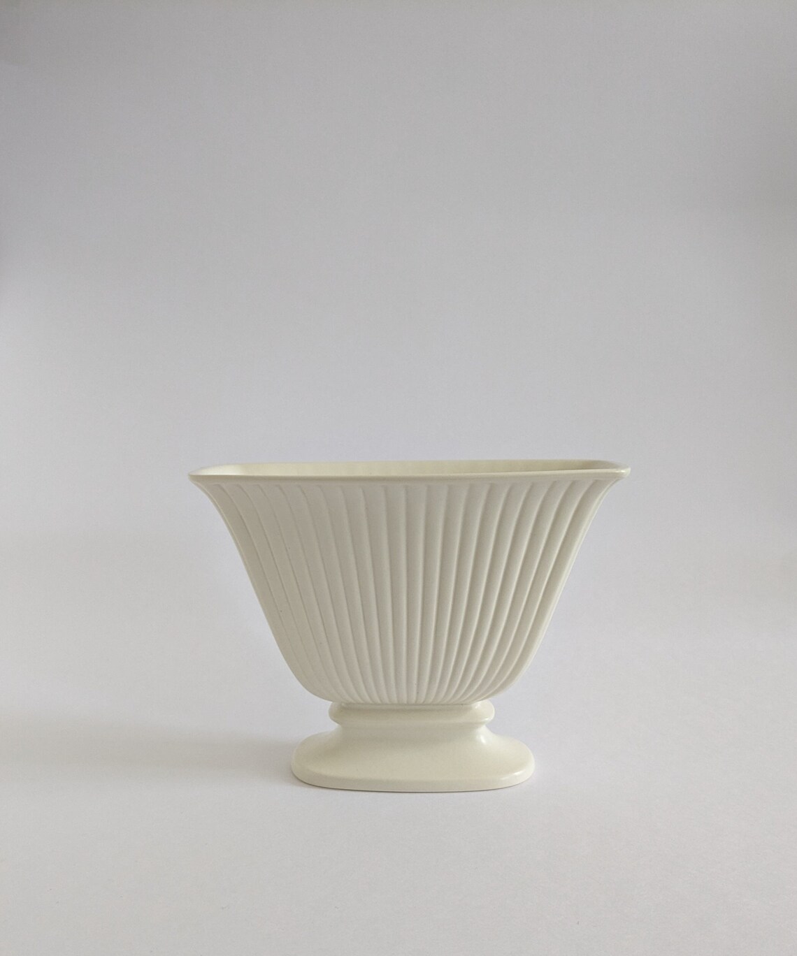 Vintage Wedgwood Moonstone Mantel Vase Matte Creamware // Minimalist ...