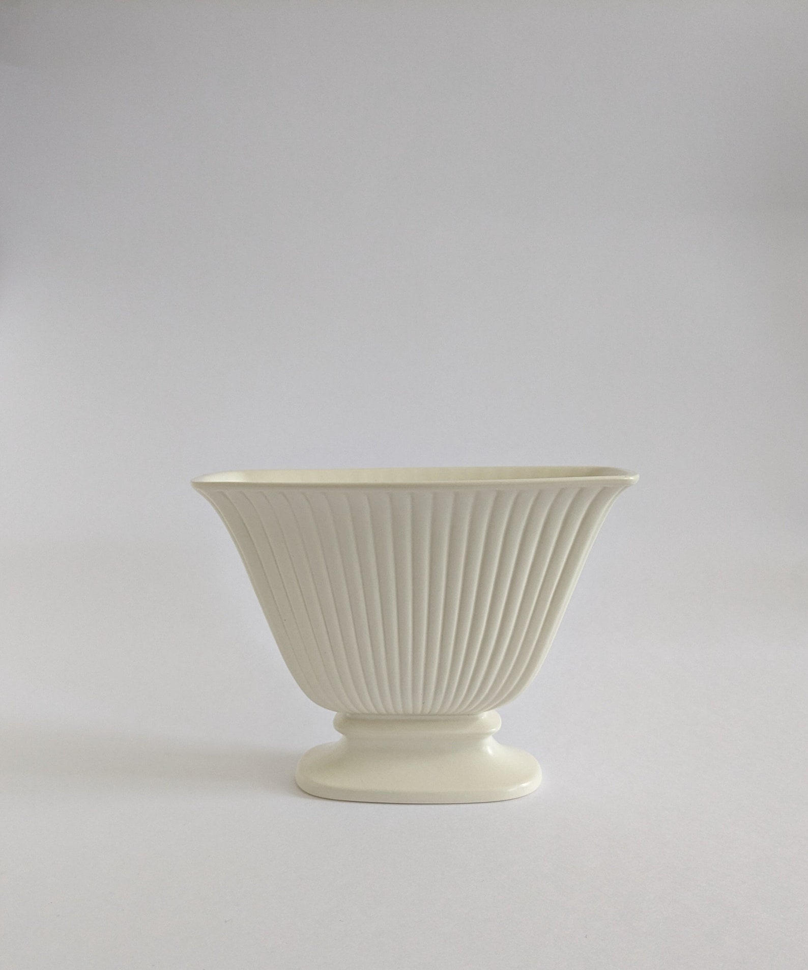 Vintage Wedgwood Moonstone Mantel Vase Matte Creamware // Minimalist ...