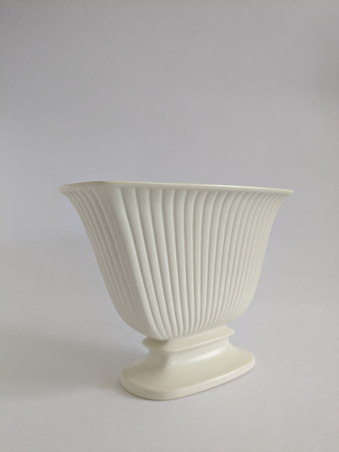 Vintage Wedgwood Moonstone Mantel Vase Matte Creamware // Minimalist ...