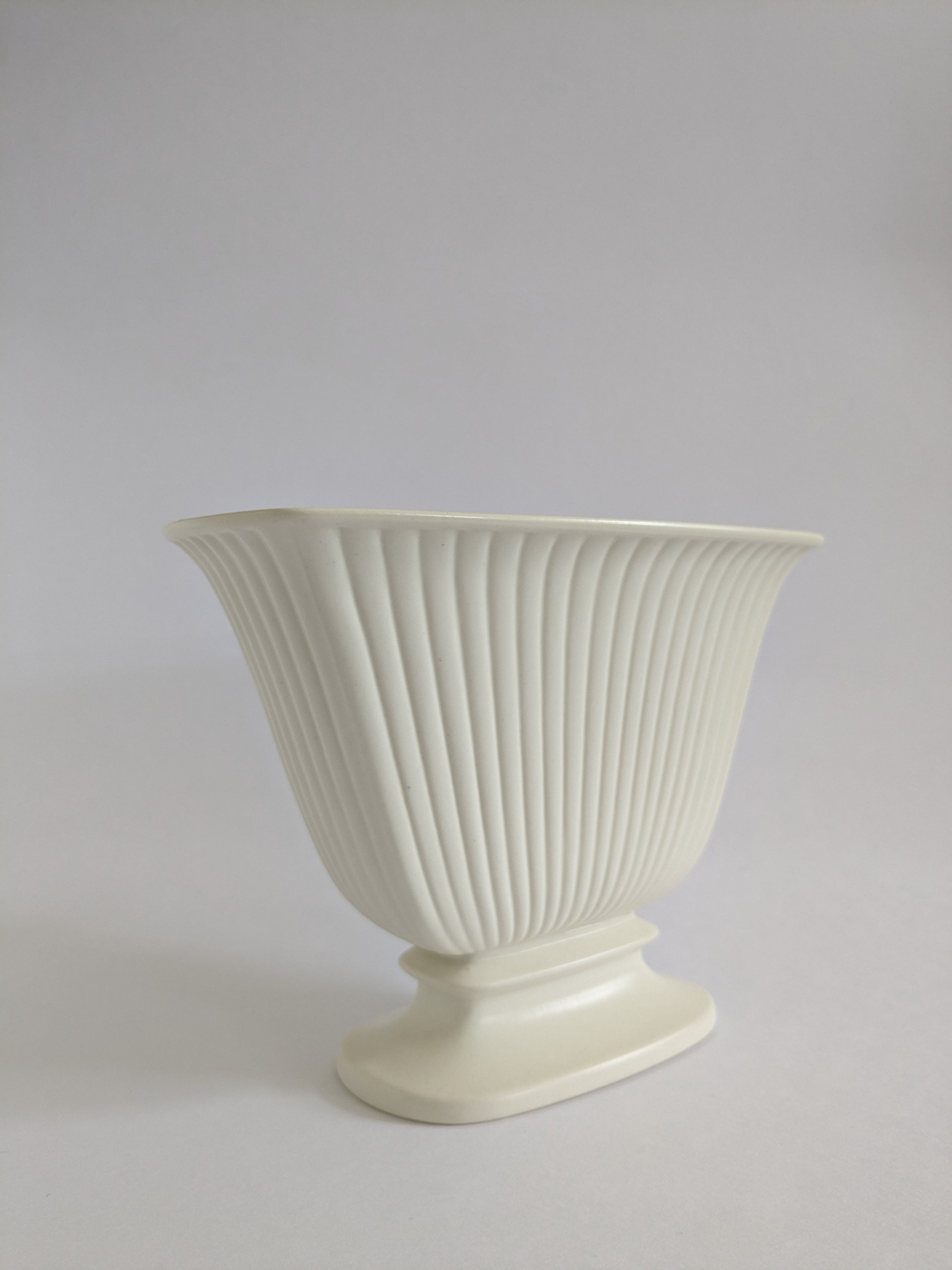 Vintage Wedgwood Moonstone Mantel Vase Matte Creamware // Minimalist ...