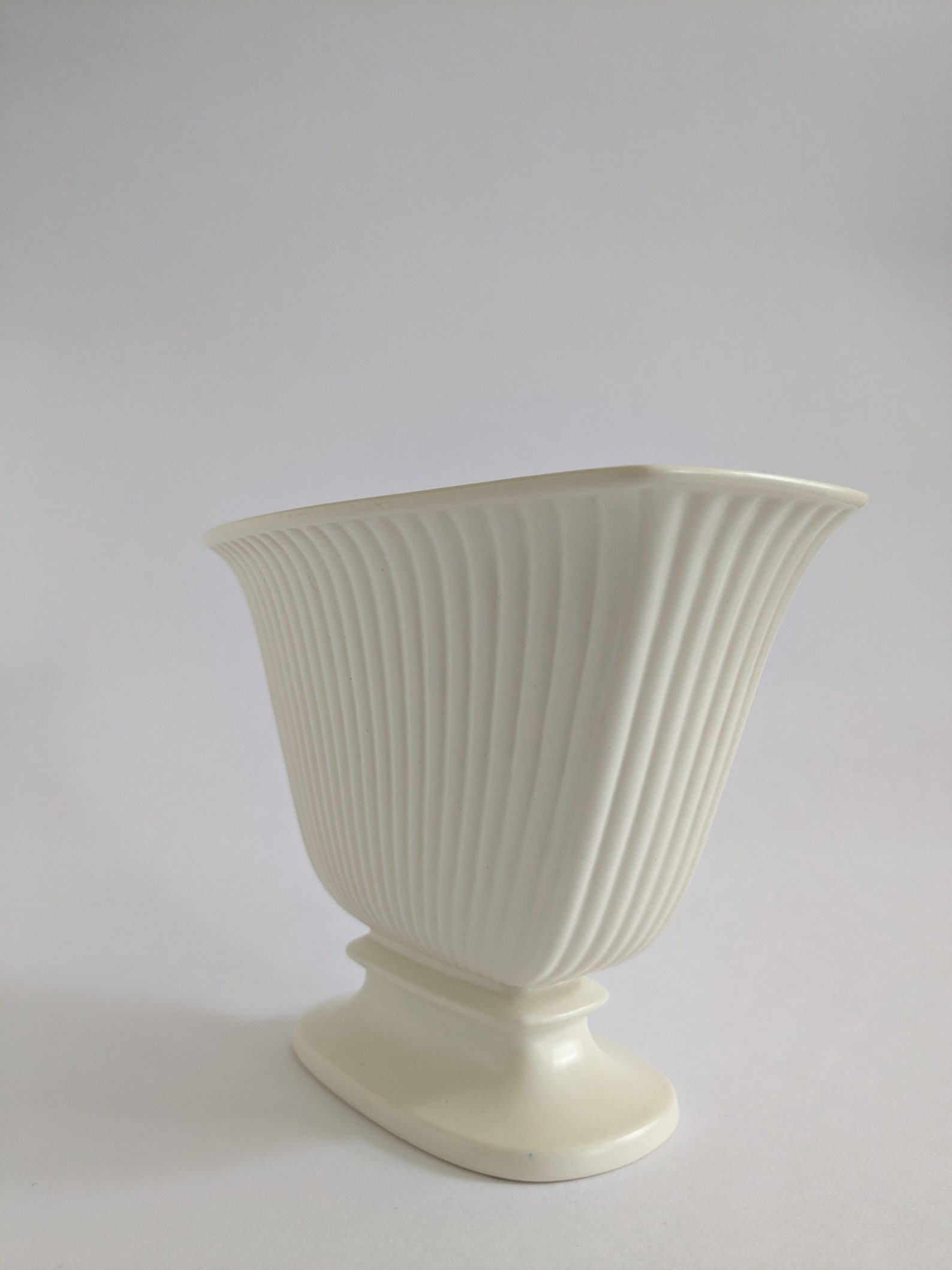 Vintage Wedgwood Moonstone Mantel Vase Matte Creamware // Minimalist ...