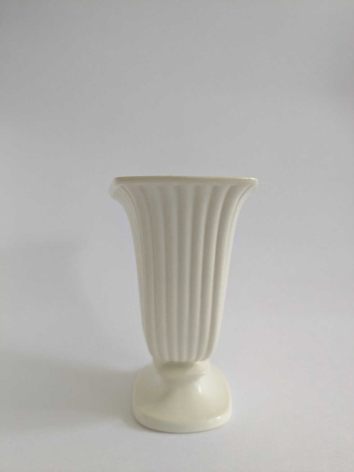 Vintage Wedgwood Moonstone Mantel Vase Matte Creamware // Minimalist ...