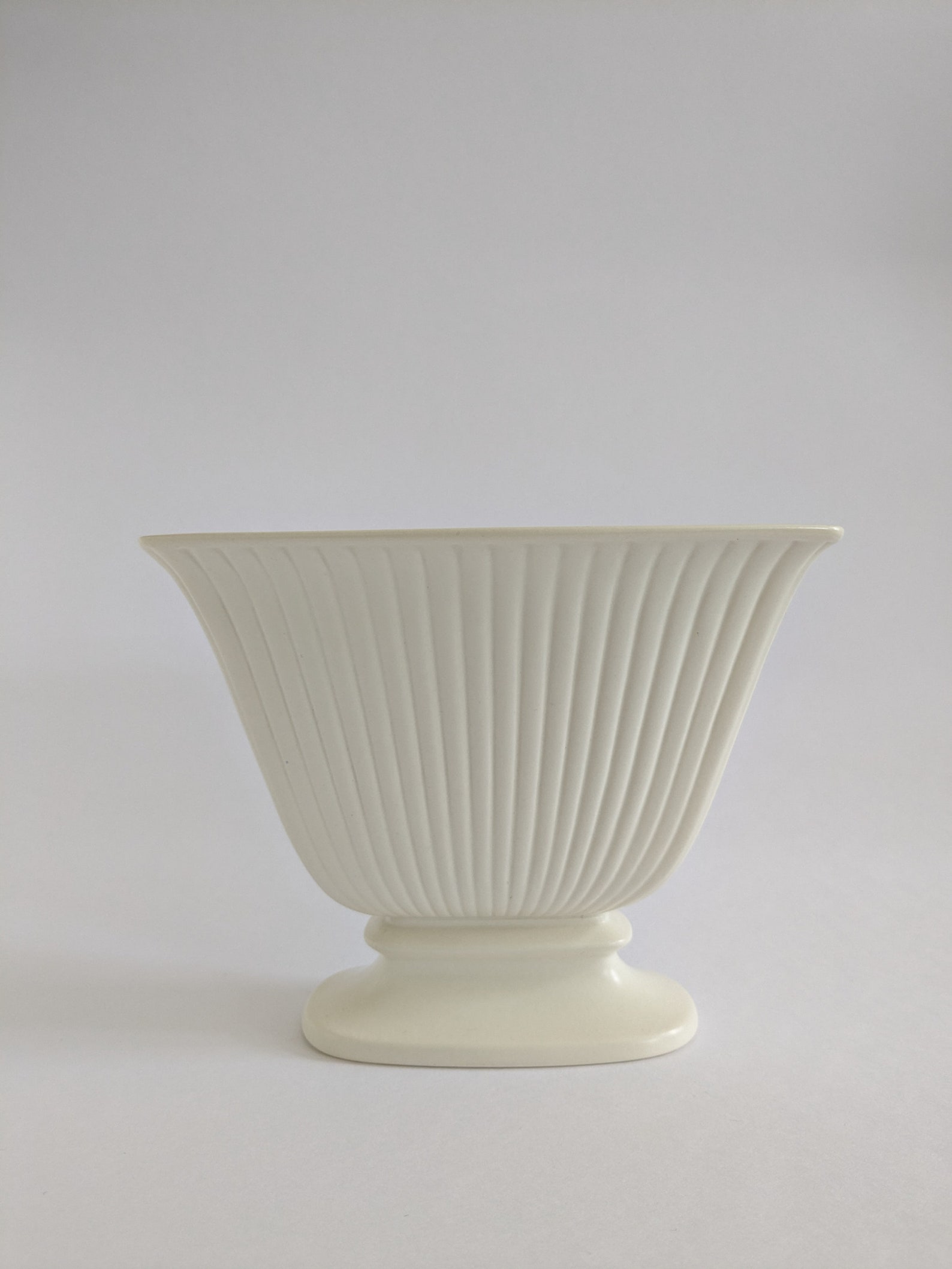 Vintage Wedgwood Moonstone Mantel Vase Matte Creamware // Minimalist ...