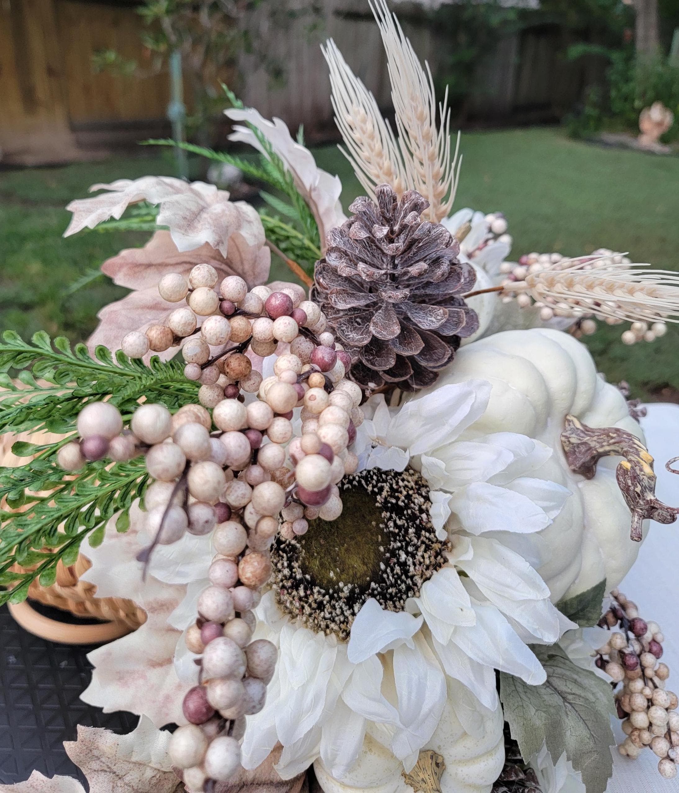 Cream Cornucopia Centerpiece - Etsy