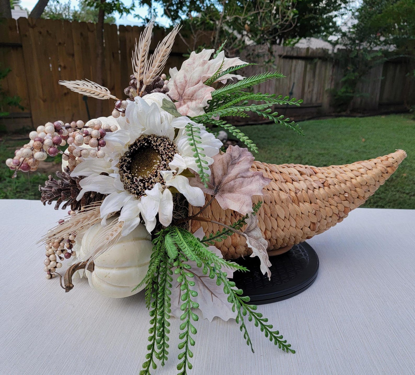 Cream Cornucopia Centerpiece - Etsy