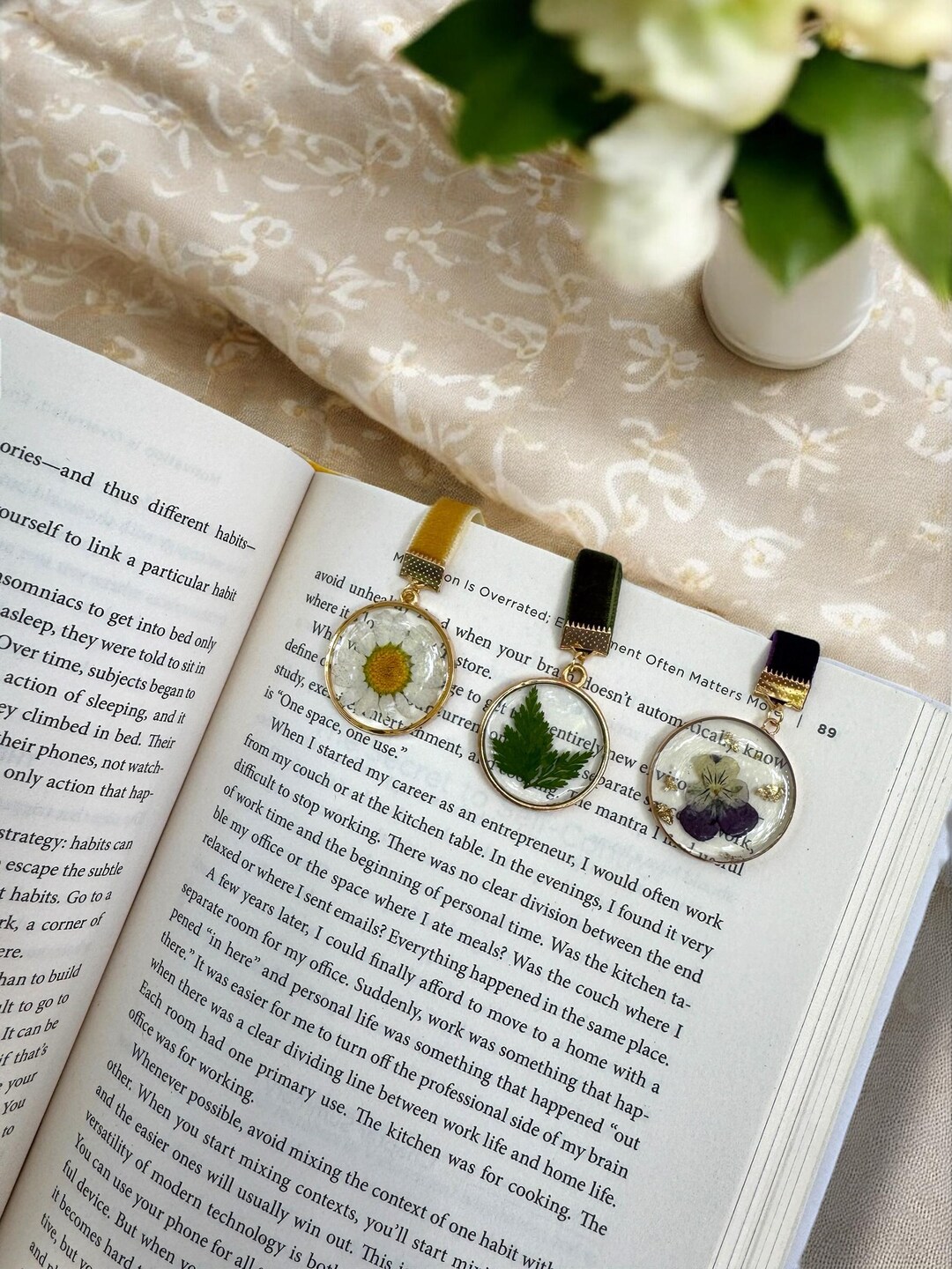 Pressed Flower and Plant Circle Bookmarks - Etsy