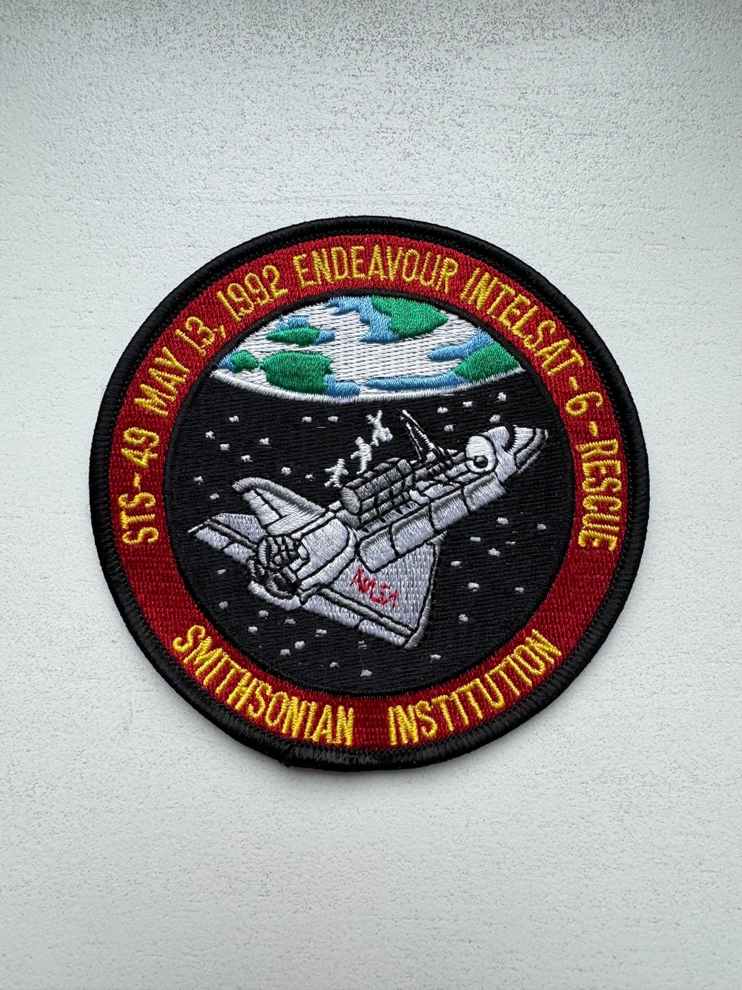 STS-49 Endeavour Intelsat-6 Rescue PATCH Smithsonian Insititution NASA ...