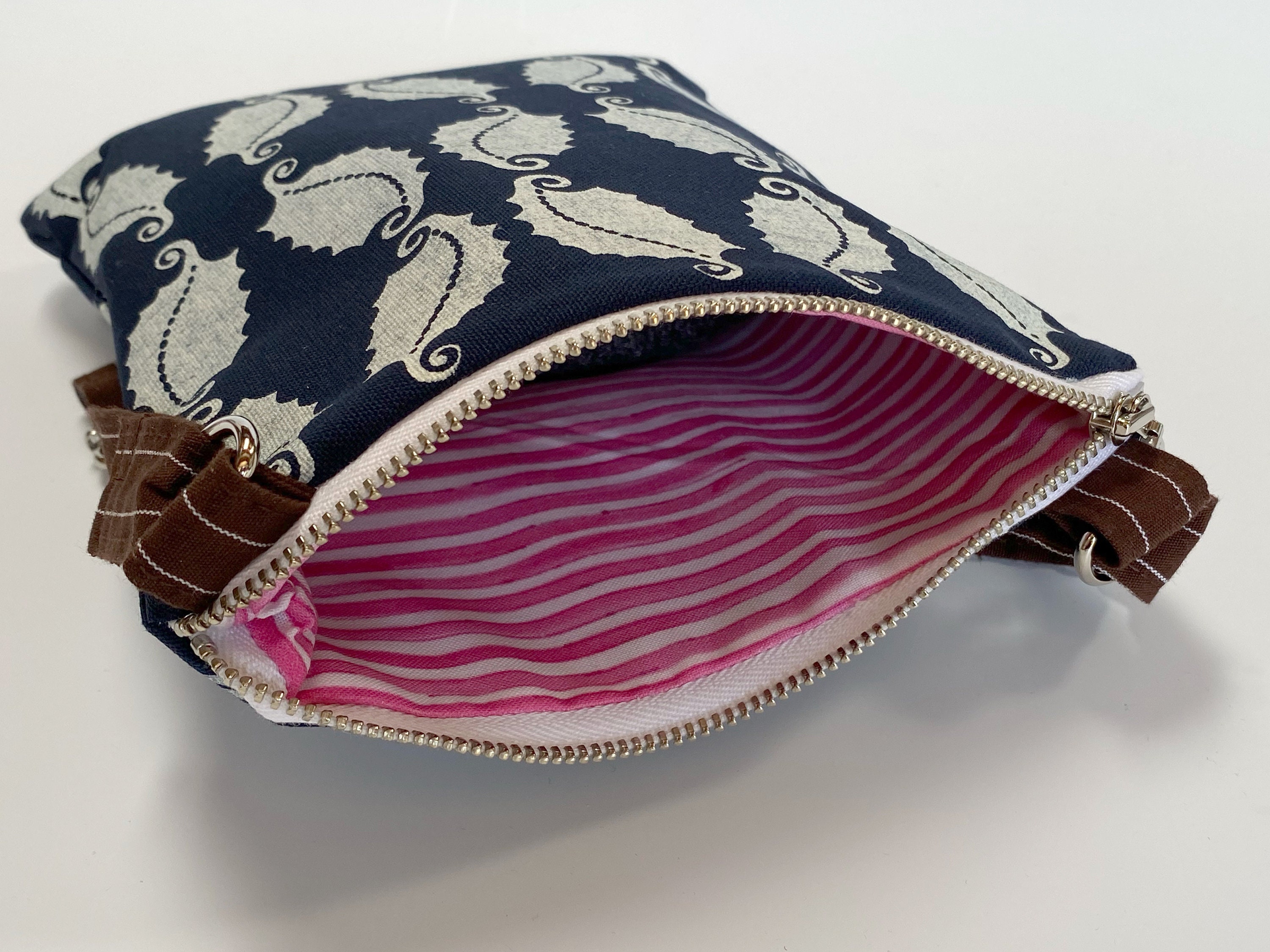 The less is More Bag With White Leaf Pattern in White on Dark Blue ...
