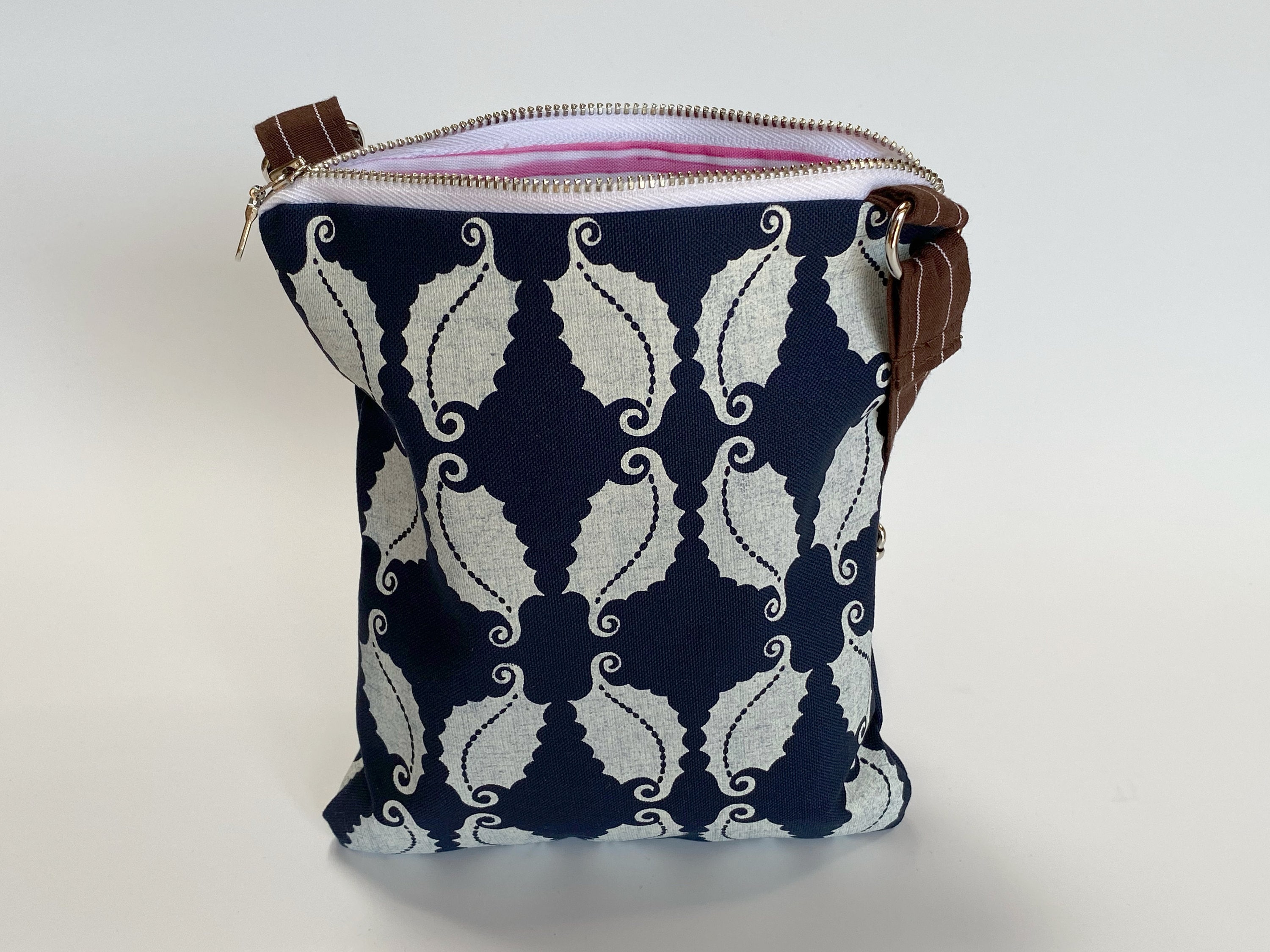 The less is More Bag With White Leaf Pattern in White on Dark Blue ...