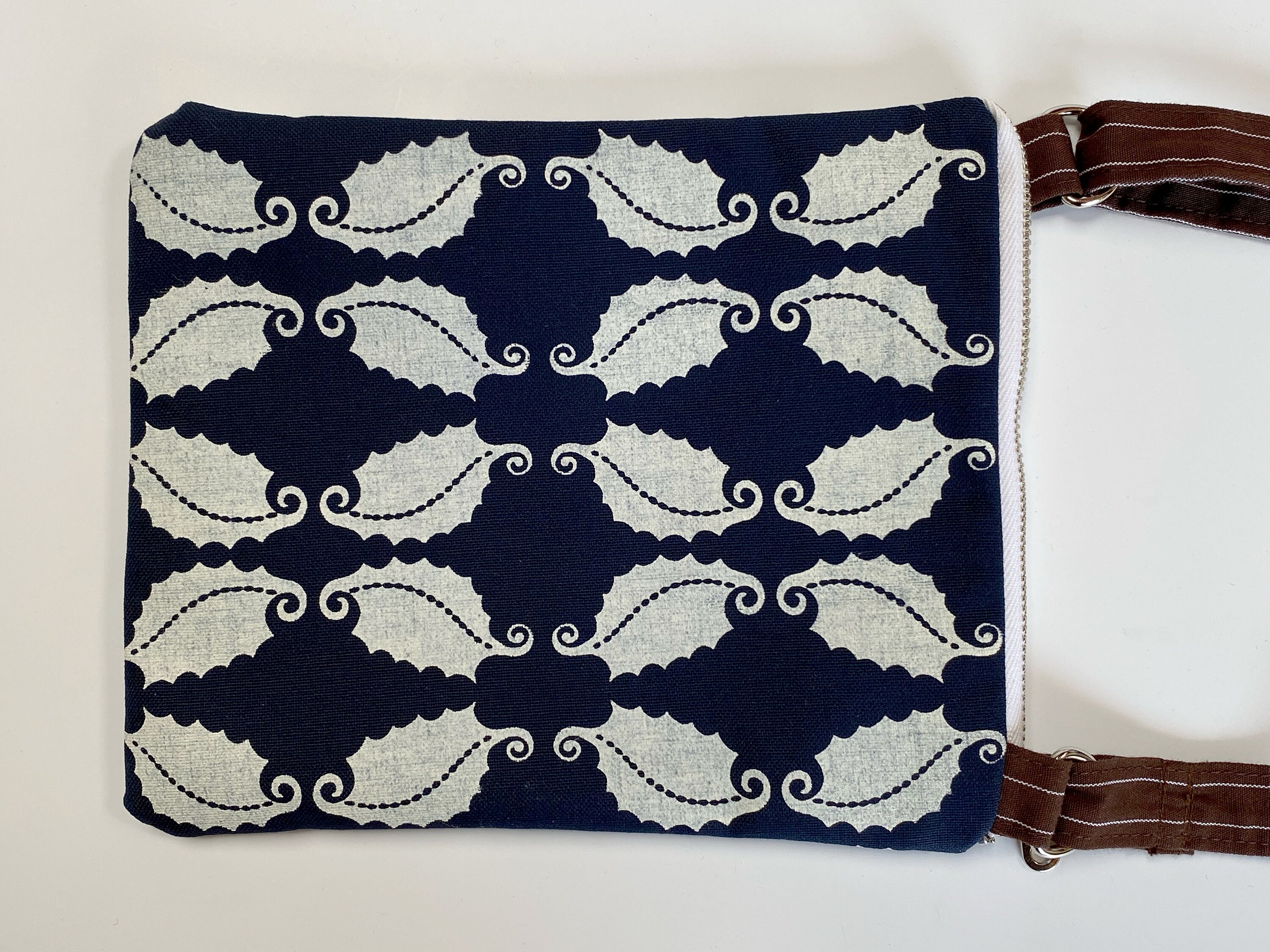 The less is More Bag With White Leaf Pattern in White on Dark Blue ...