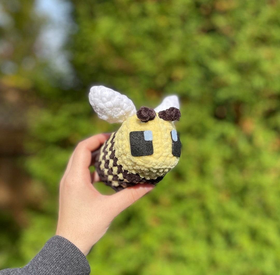Crochet Minecraft Bee, Minecraft Bee Plushie Perfect Gift - Etsy