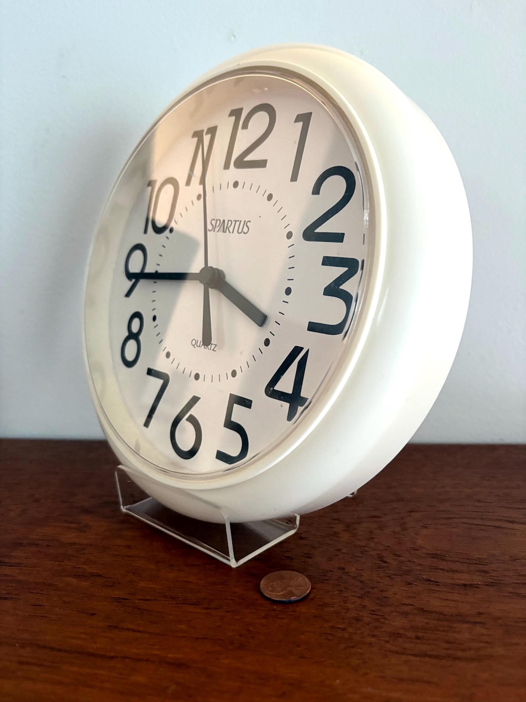 Spartus Vintage Soft White and Black Quartz Round Wall Clock - Model ...