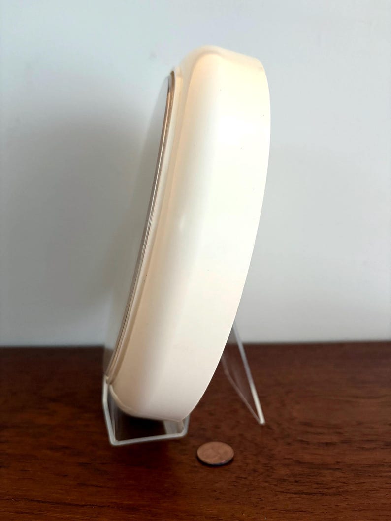 Spartus Vintage Soft White and Black Quartz Round Wall Clock - Model ...