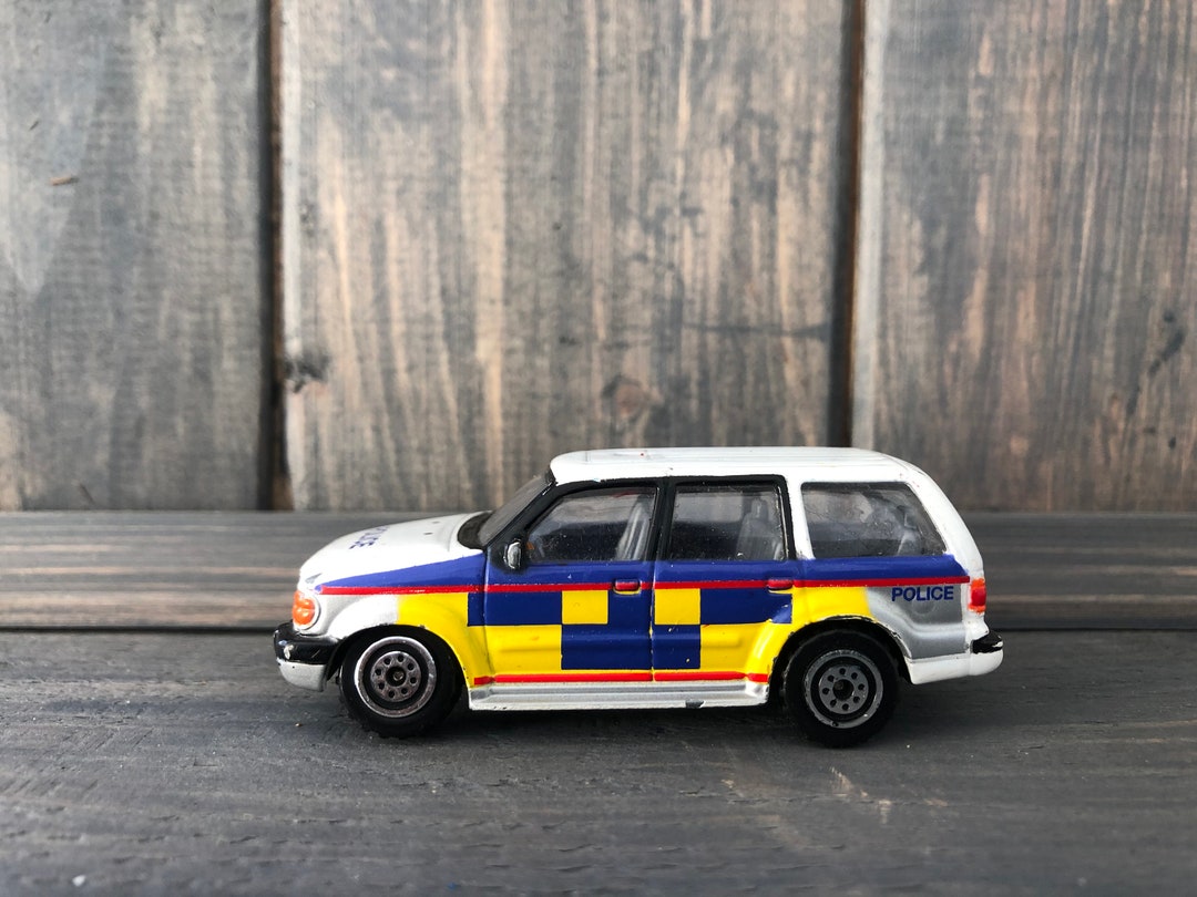 Ford Explorer Police Car REALTOY 1:60 Miniature Die Cast Car Truck ...