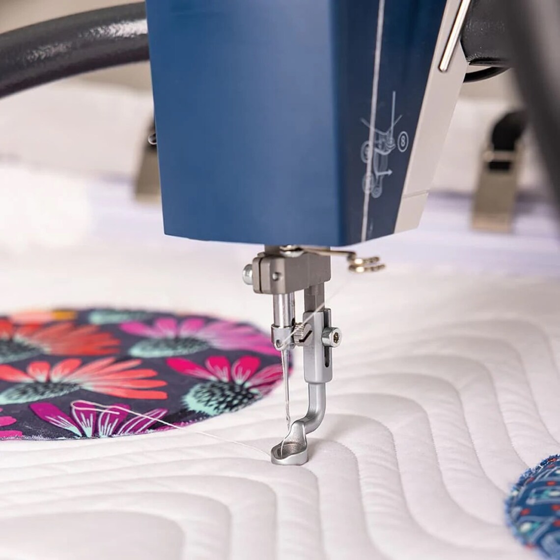 Grace Q'nique 19X Longarm Quilting Machine With 8ft Evolution Elite ...