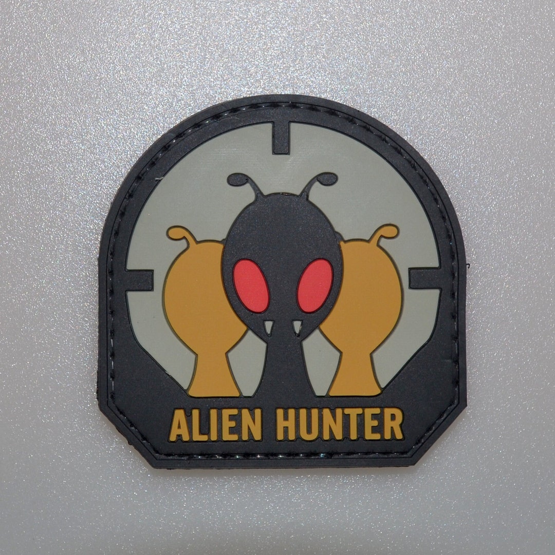 Alien Hunter Funny Pvc Patch Morale Funny Army Force Uniform Bag Ifak Airsoft Plate Badge Meme ...