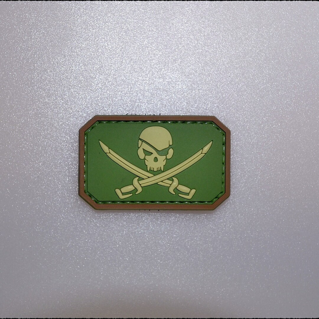 Pvc JOLLY ROGER Pirate Swords Patch Morale Army Force Uniform Bag Ifak ...