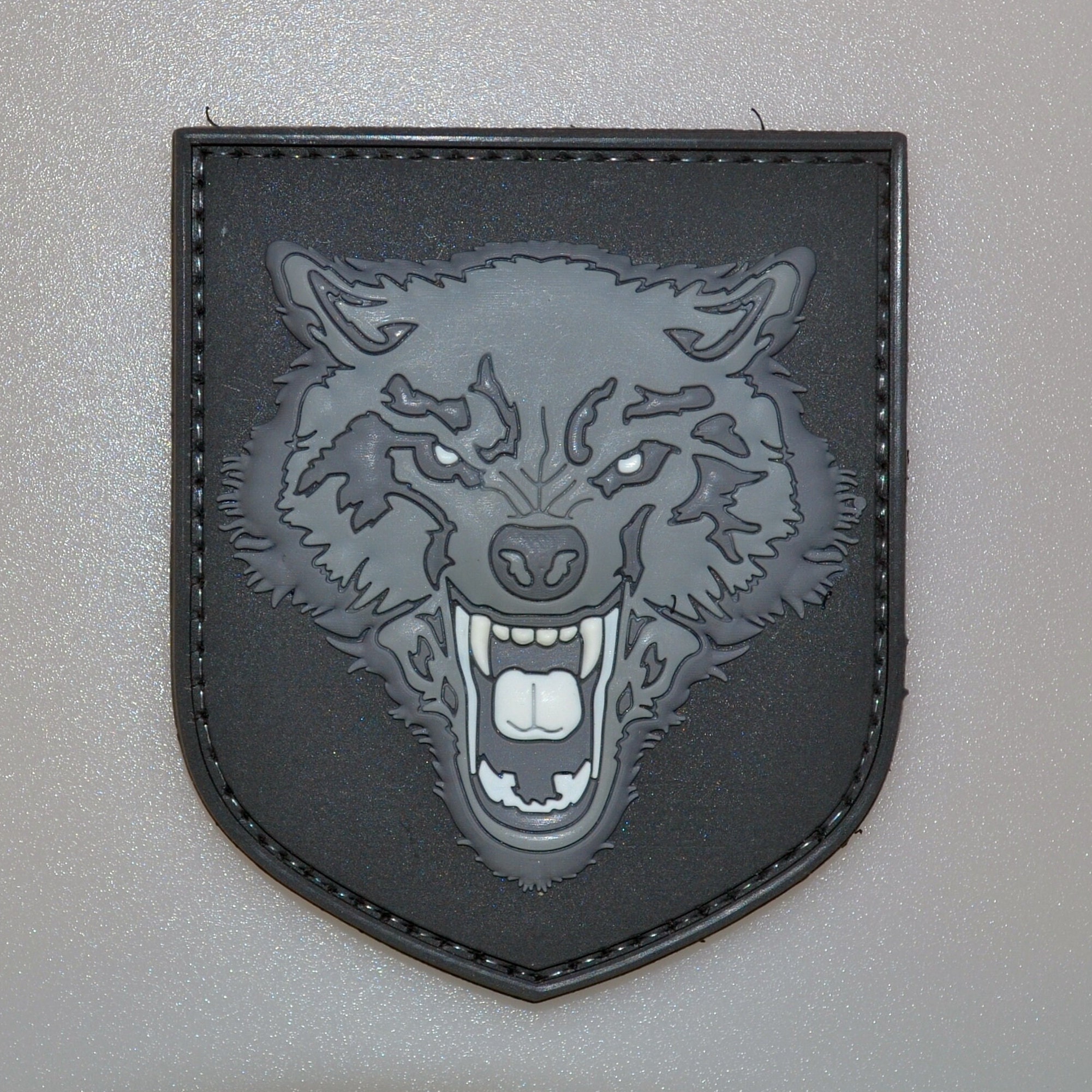 Roaring WOLF Pvc Patch Morale Funny Army Force Uniform Bag Ifak Airsoft Plate Badge Meme Funny ...